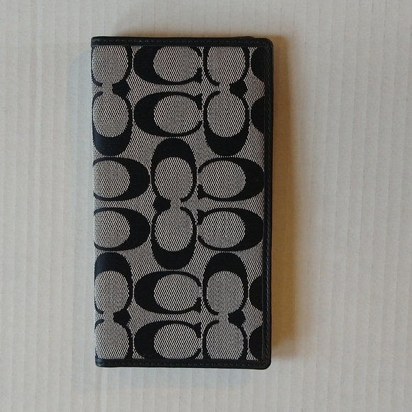 Coach | Accessories | Vguc Coach Signature C Checkbook Cover | Poshmark
